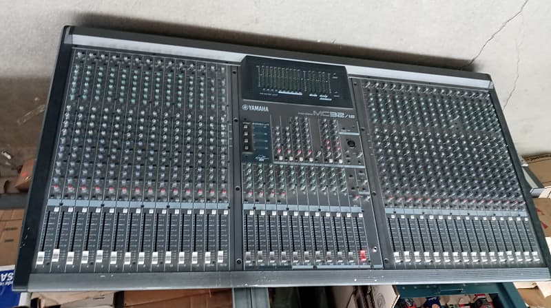 Yamaha MC32/12 Analog Mixer 2000 - Gray | Reverb