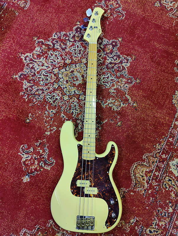 Hondo Deluxe Series 830 P-Bass 1980s - Blonde | Reverb