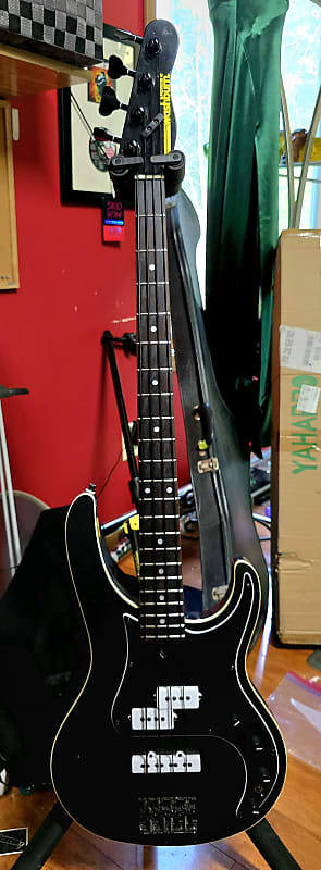 Washburn Force 8 1983 - Black | Reverb