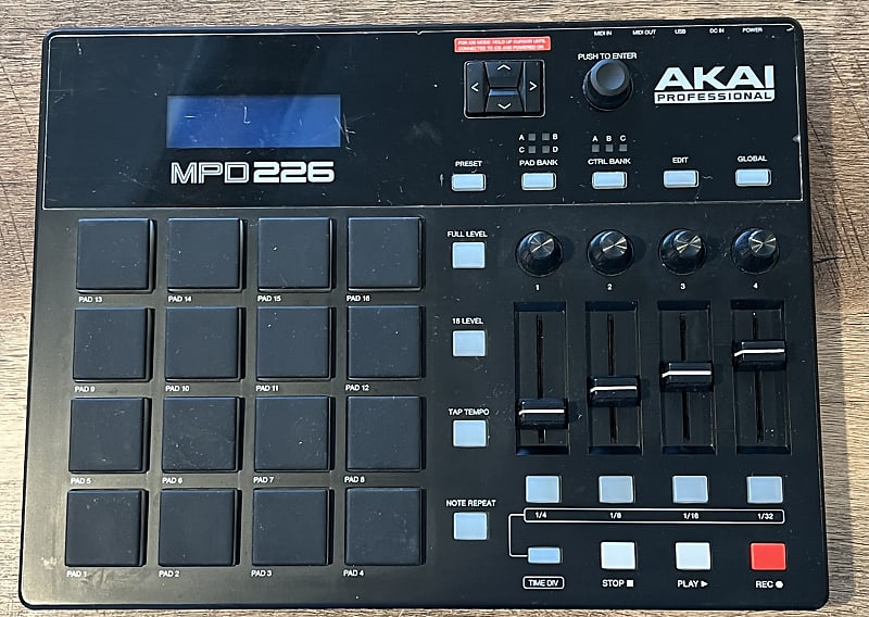 Akai Professional MPD226 - Black | Reverb