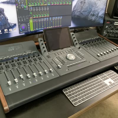 Mix Ends Avid S1,Dock, triple bay desktop stand 2024 - Walnut | Reverb