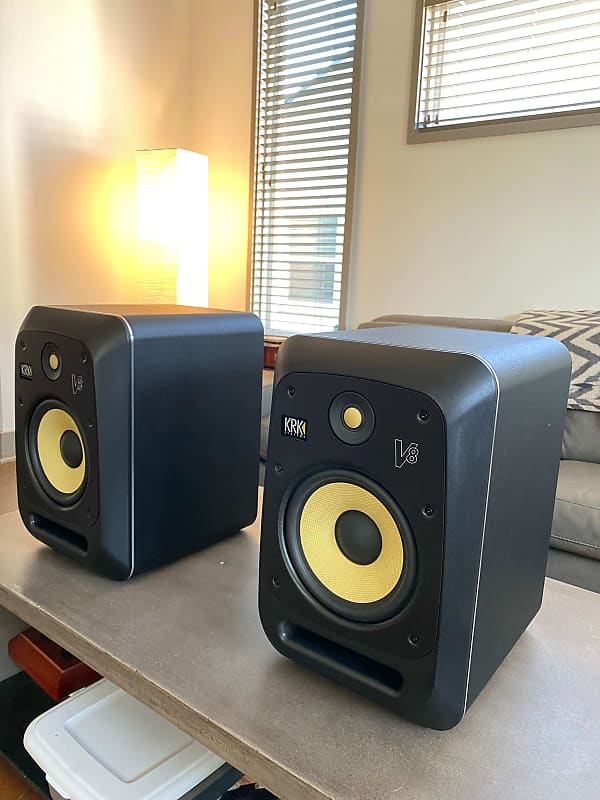 KRK V8 Series 4 2-Way 8" Active Studio Monitor (Pair) | Reverb Canada