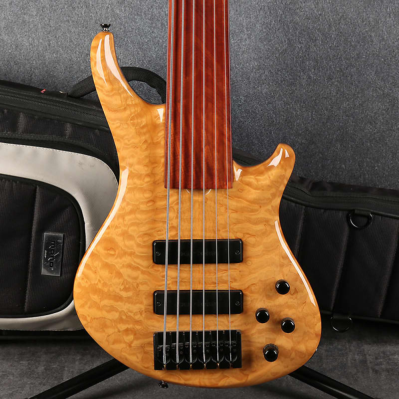 Roscoe SKB Custom 3006 Quilt Maple Fretless Bass - Natural | Reverb UK