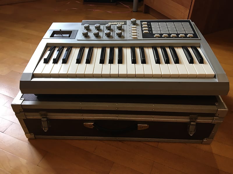 Maestro soviet synthesizer with Midi | Reverb
