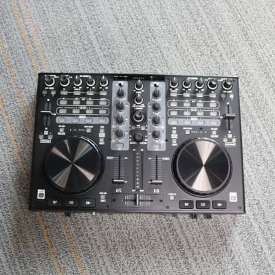 Stanton DJC.4 Digital DJ Controller with Built-In Audio | Reverb