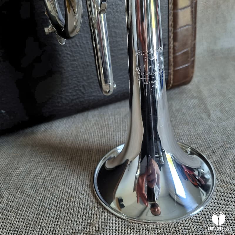 Vincent Bach Stradivarius 37 cornet case mouthpiece 7c | Reverb