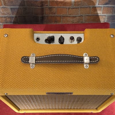 Fender Pro Junior IV 15-Watt 1x10" Guitar Combo Tweed | Reverb