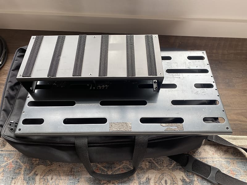 Creation Music Aero 24 with Case and Riser | Reverb