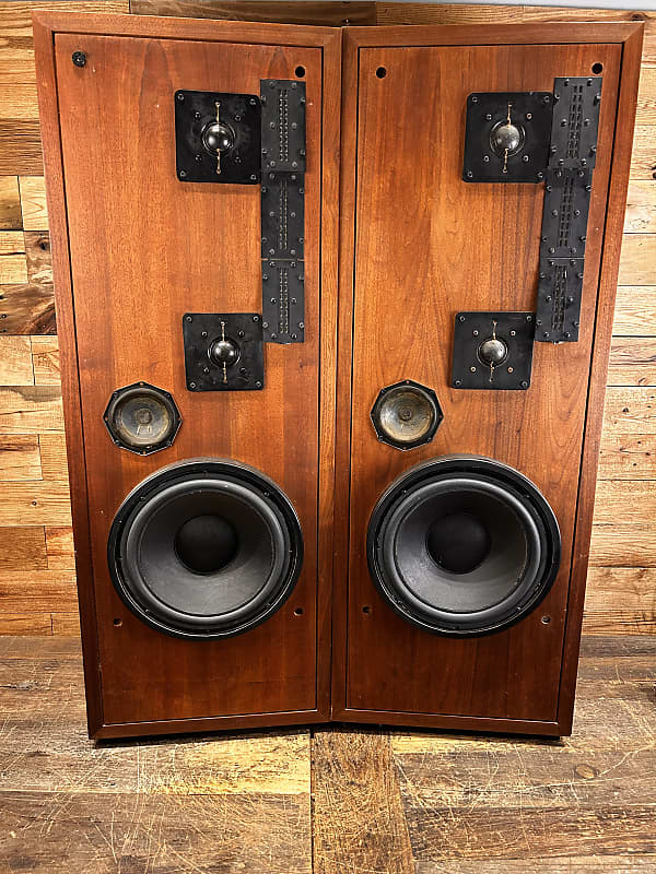 Infinity Quantum 2 Speakers Local Pickup Only in Milwaukee, | Reverb