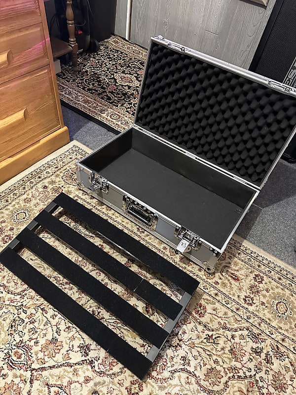 Pedaltrain Classic 2 TC 24”x12.5” Pedalboard | Reverb