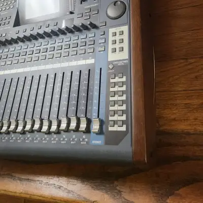 Yamaha DM1000 Digital Audio Mixer 16 Channels w/ Meter Bridge | Reverb