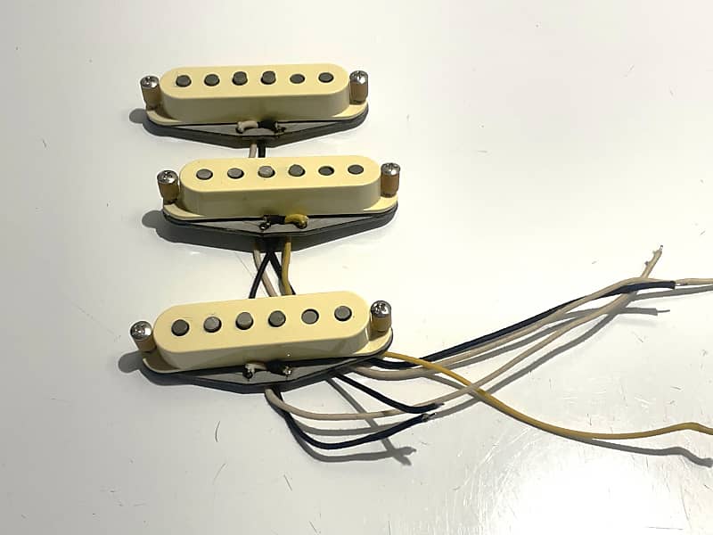 Fender Vintera '60s Modified Cloth Wire RWRP Stratocaster | Reverb