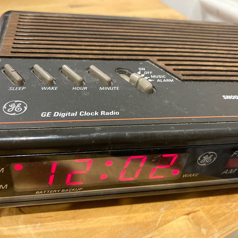 GE 7-4612B Vintage Clock Radio w/ AM/FM & Alarm - Tested & | Reverb