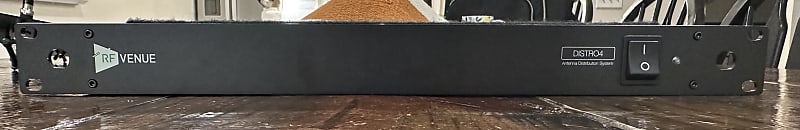 RFvenue RF Venue DISTRO4 and Diversity Fin Antenna Bundle | Reverb