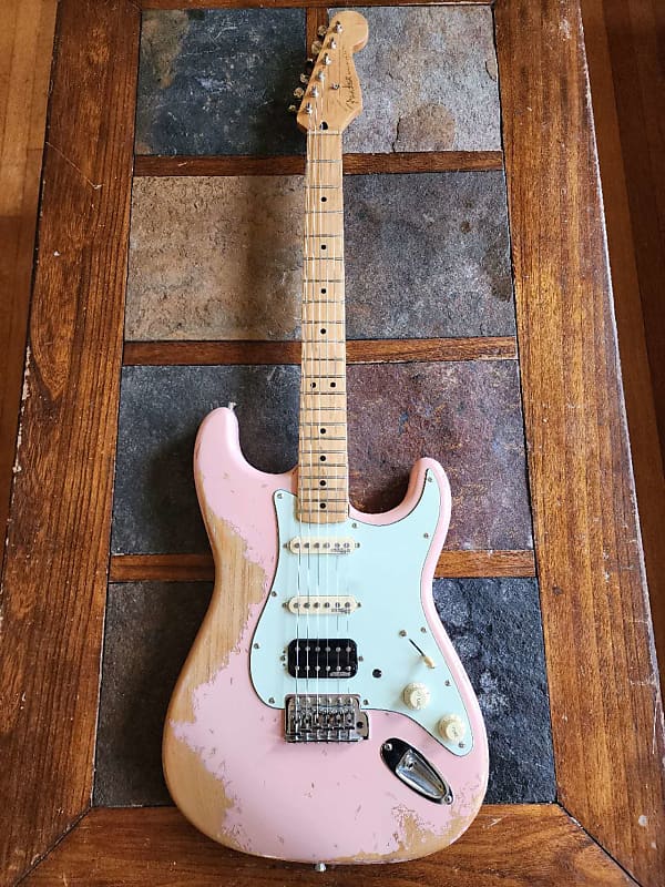 Fender MIM strat partscaster HSS '90s - shell pink relic | Reverb