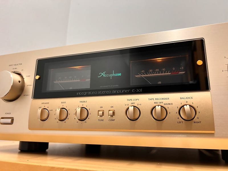 Accuphase E-307 High-End Verstärker mit DAC-30 Modul | Reverb Canada
