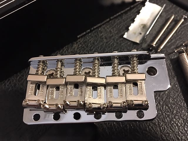 Fender Left handed Vintage Tremolo Bridge 2019 Chrome | Reverb