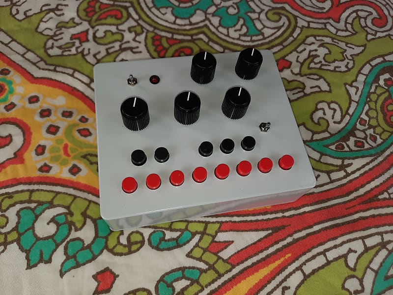 Michael Rucci 8-Bit Power Synthesizer | Reverb