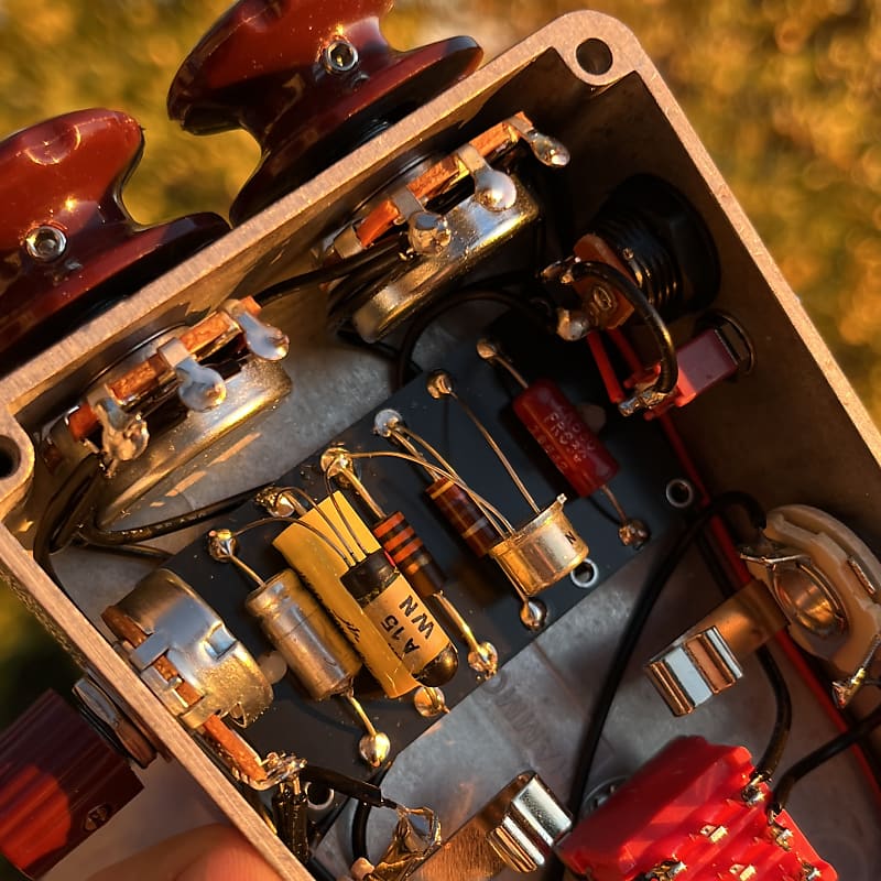 Build Your Own: 1966 Dallas Arbiter Fuzz Face | Reverb