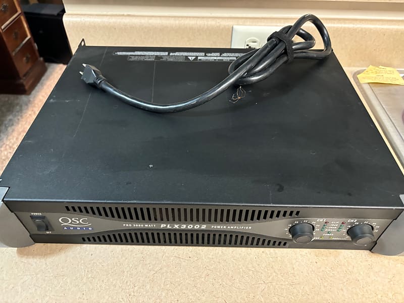 QSC PLX 3002 power amp 1999 - Black | Reverb