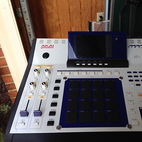 Akai MPC4000 White | Reverb