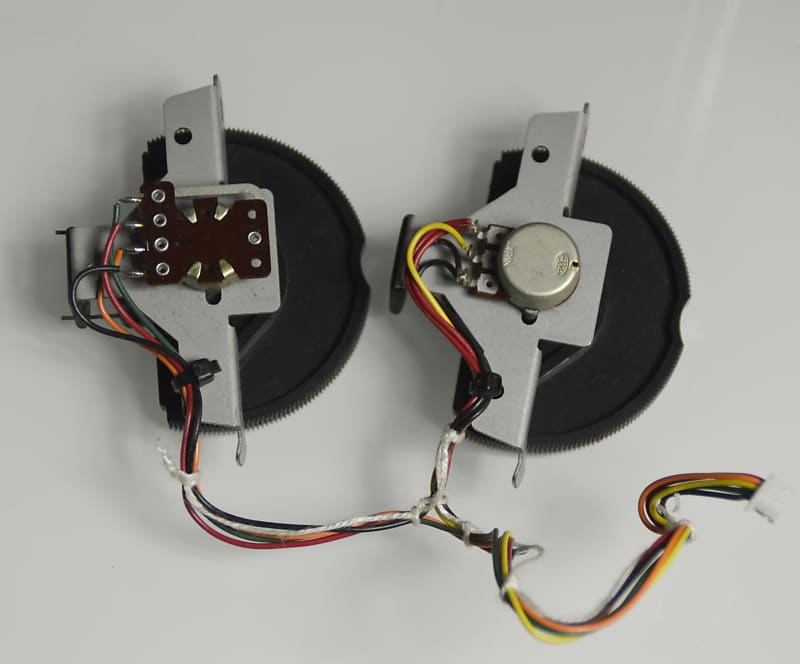 Yamaha DX11 -Pitch bend / Modulation wheel assembly | Reverb UK