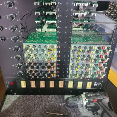 Neve VR Legend 8 Channel Custom Rack With Power | Reverb France