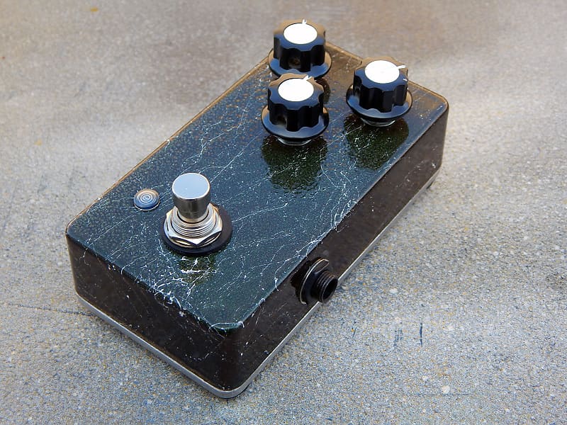 Sizzorfite Studio SD-9 Distortion (Ibanez SD-9 Sonic | Reverb Sizzorfite Studio SD-9 Distortion (Ibanez SD-9 Sonic | Reverb