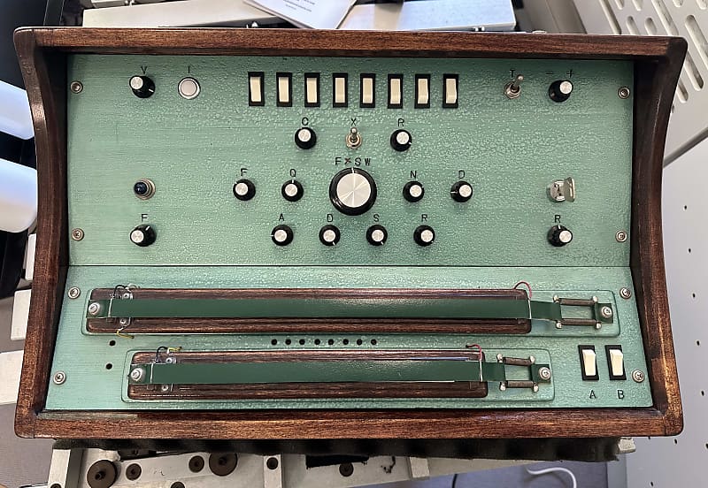 Swarmatron 8 Oscillator Synthesizer | Reverb