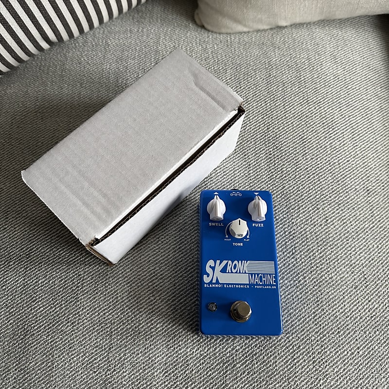 BLAMMO! Skronk Machine Fuzz 2024 - Blue | Reverb