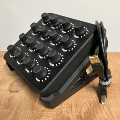 DJ Techtools Midi Fighter Twister black | Reverb