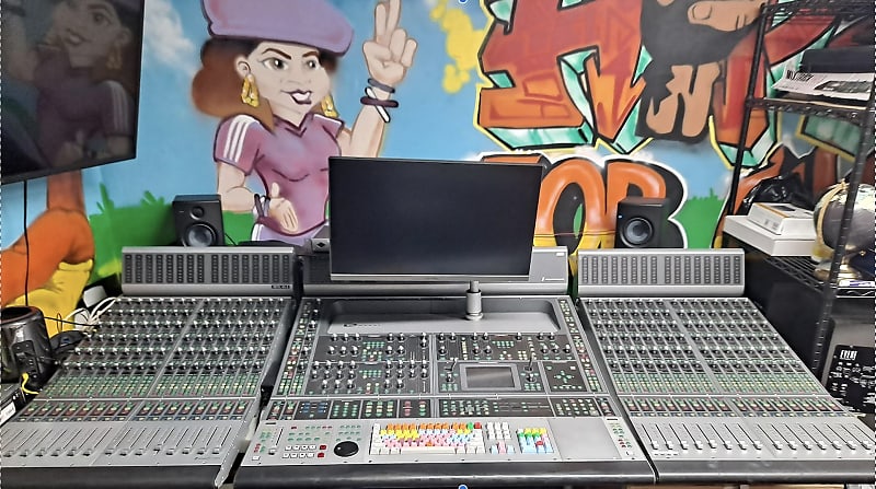 Digidesign/ Avid D-control Icon 32ch Black/Silver | Reverb