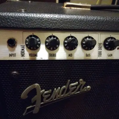 Fender 700 Roc Pro | Reverb