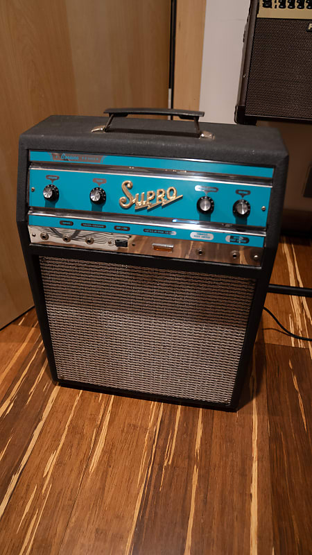 Supro S6622 1960's - Black with Green Face Plate | Reverb Canada
