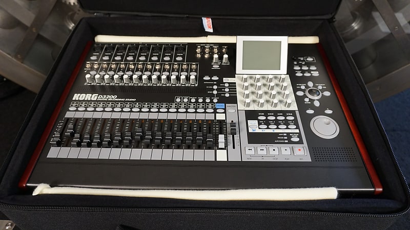 Korg D3200 Digital Recording Studio w/ Gator Travel Case | Reverb