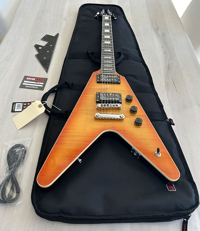 Firefly FFLV FLYING V WITH CASE - Honeyburst | Reverb