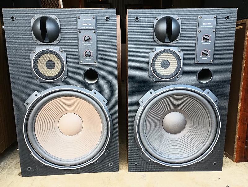 Realistic Mach Two speakers in good condition - 1970's | Reverb