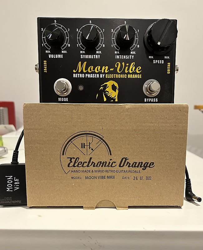 Electronic Orange Moon Vibe 2 2022 | Reverb