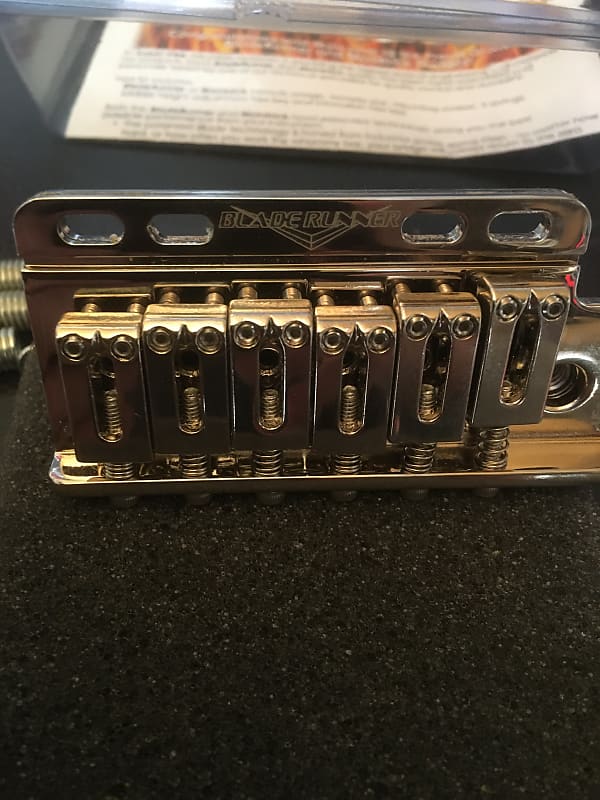 Tremolo Super-Vee BladeRunner Fender Stratocaster | Reverb