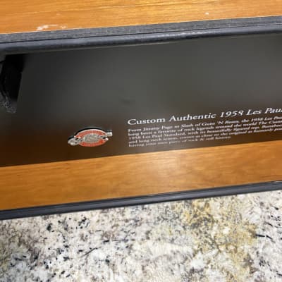 Gibson Display Case Late 90s / Early 2000s Custom Authentic | Reverb