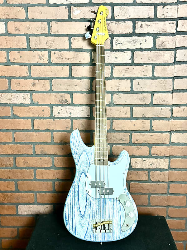 Woodcraft electric guitars AmpMaster 4 P Bass short scale | Reverb UK