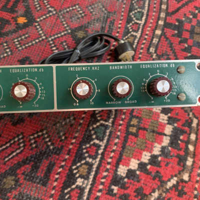 Furman Parametric Equalizer / Preamplifier PQ-3 - Green Face | Reverb