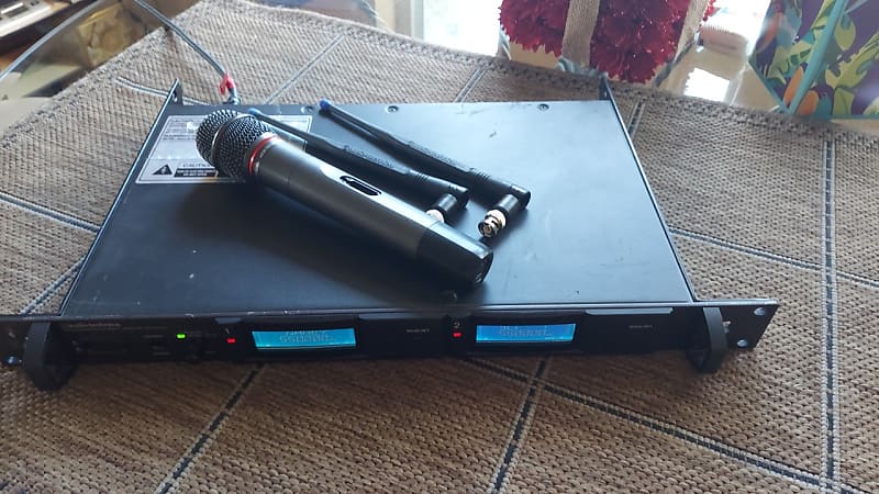 Audio-Technica AEW-R5200 & AEW-T4100 receiver+microphone | Reverb