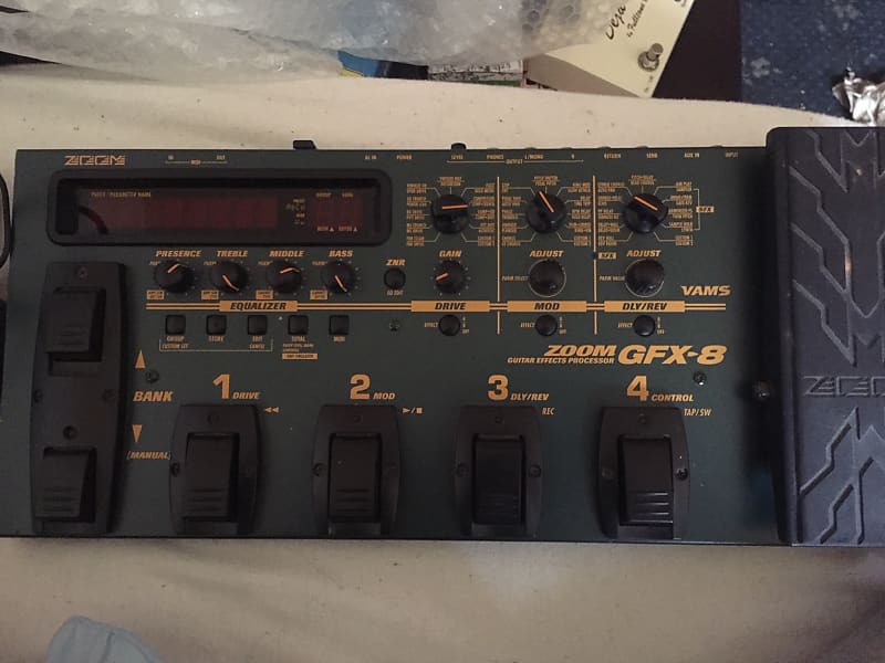 Zoom GFX-8 Guitar Effects Processor Multi Effect | Reverb UK