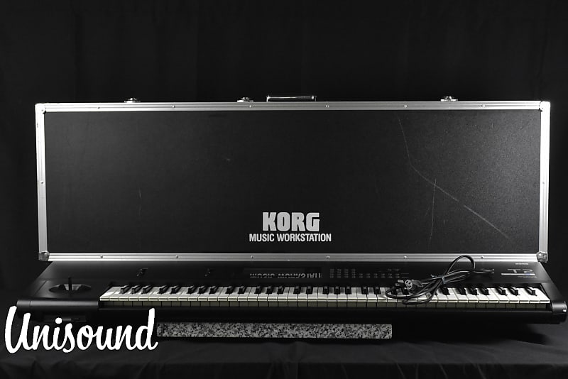 KORG T2 Music Workstation Synthesizer in Very Good Condition. | Reverb