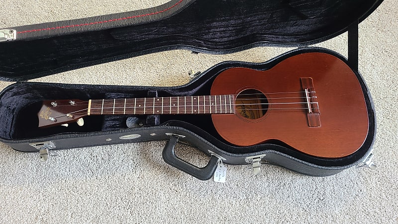 Favilla B2 Baritone Ukulele | Reverb