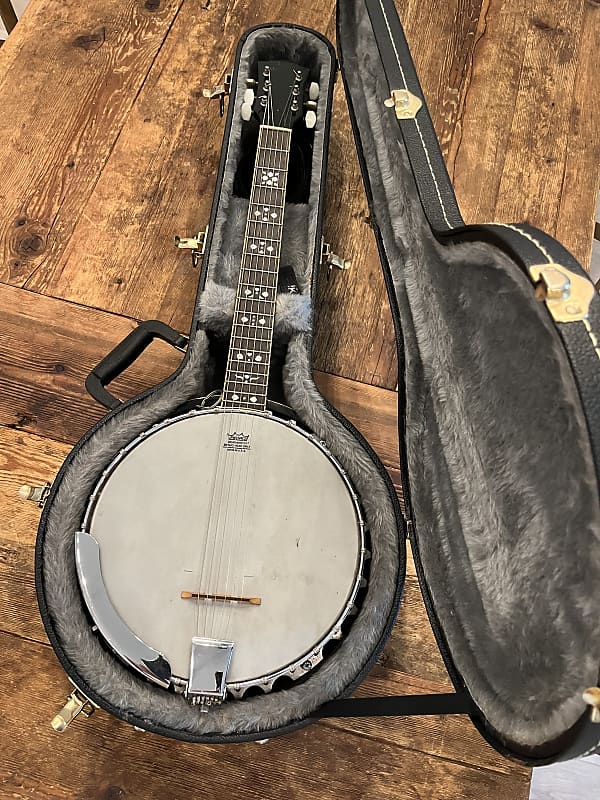 Tyler Mountian 6 string Banjo brown with case | Reverb