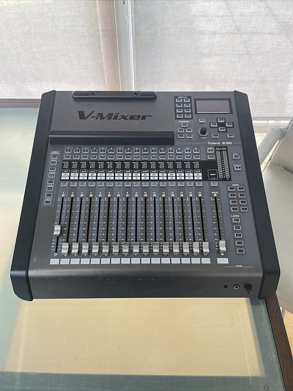Roland M-200i 32-Channel V-Mixer with iPad Dock 2010s - | Reverb UK