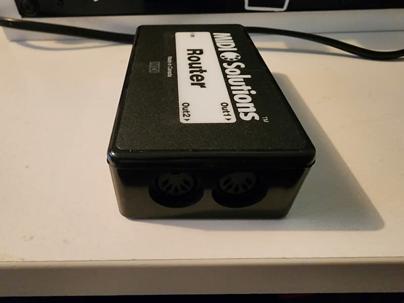 MIDI Solutions Router 2022 - Noir | Reverb