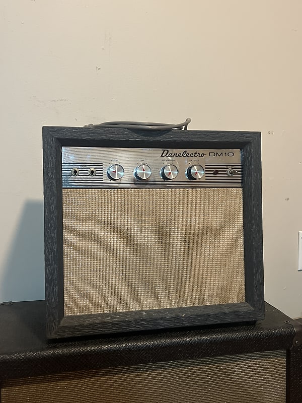 Danelectro DM10 5W Tube Amp Combo w/tremolo 60’s | Reverb